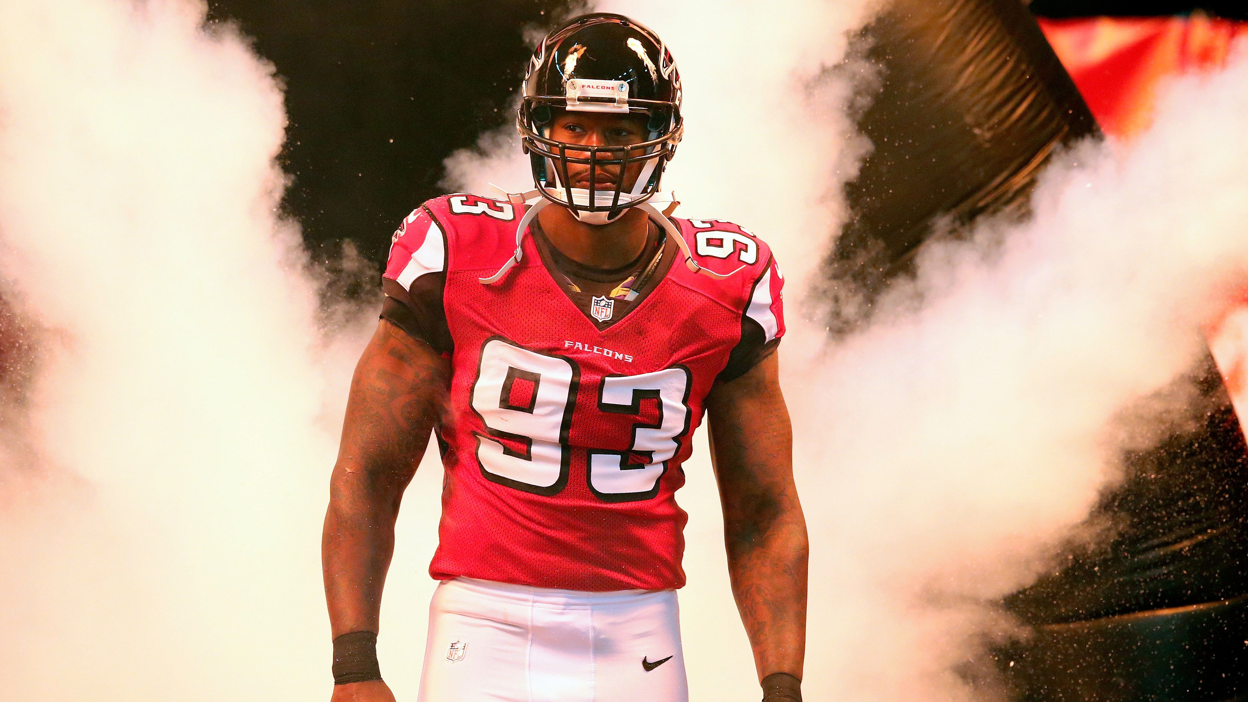 El ex jugador de la NFL, Ray Edwards, firma contrato con la promotora ...