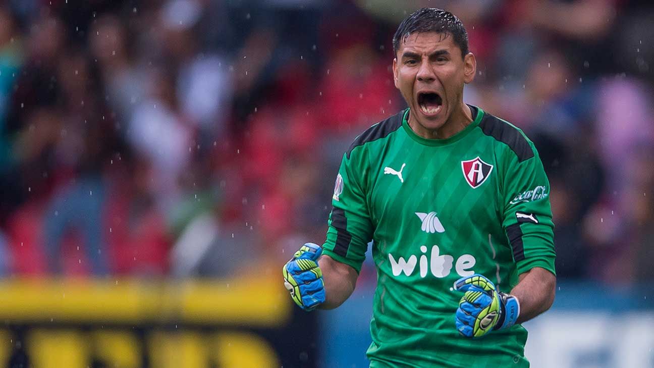 Óscar Ustari renueva contrato con el Atlas