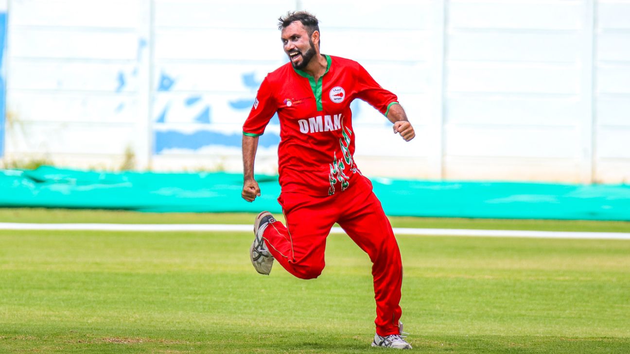 Bilal Khan takes Oman to the T20 World Cup - ESPN