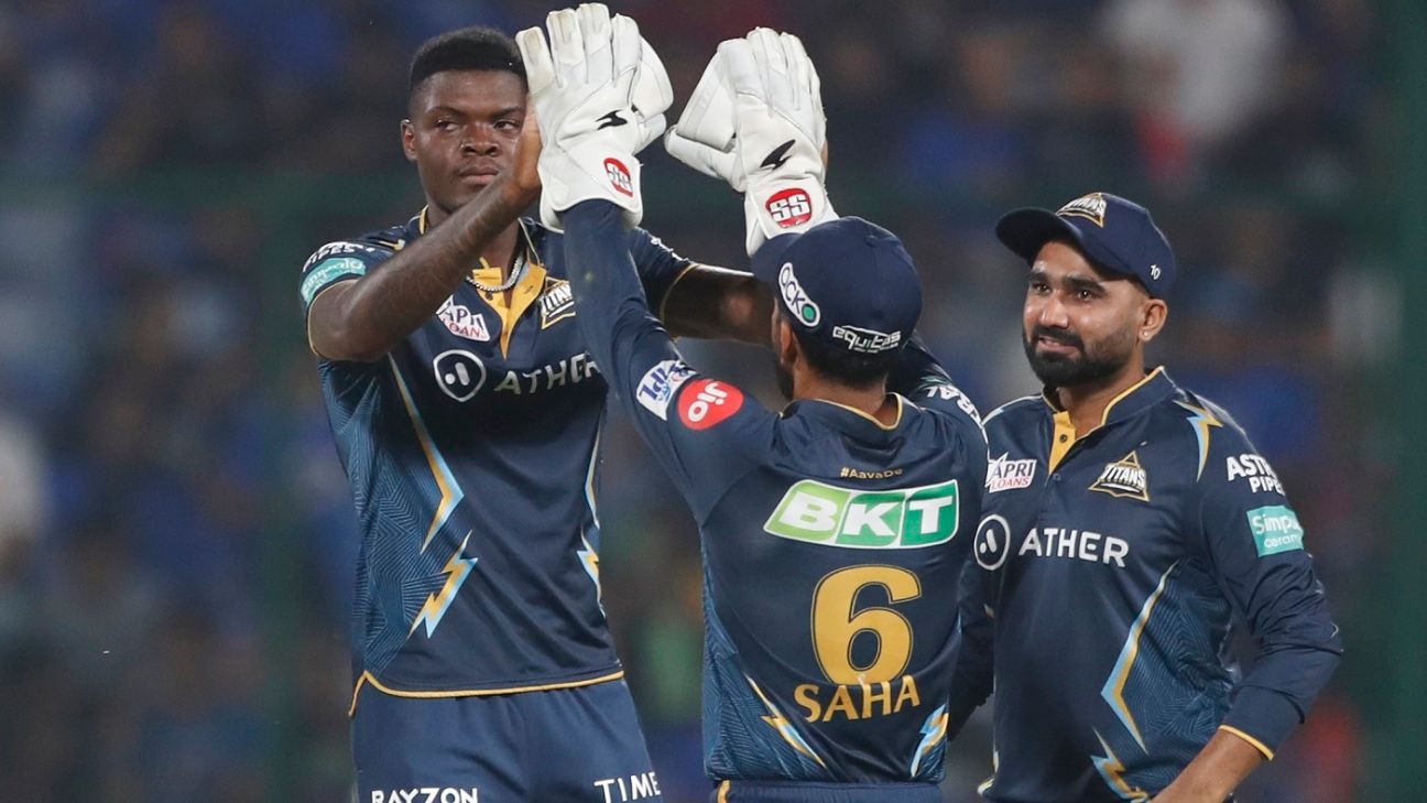 Shami and Joseph crank it up on spicy Kotla pitch - ESPN