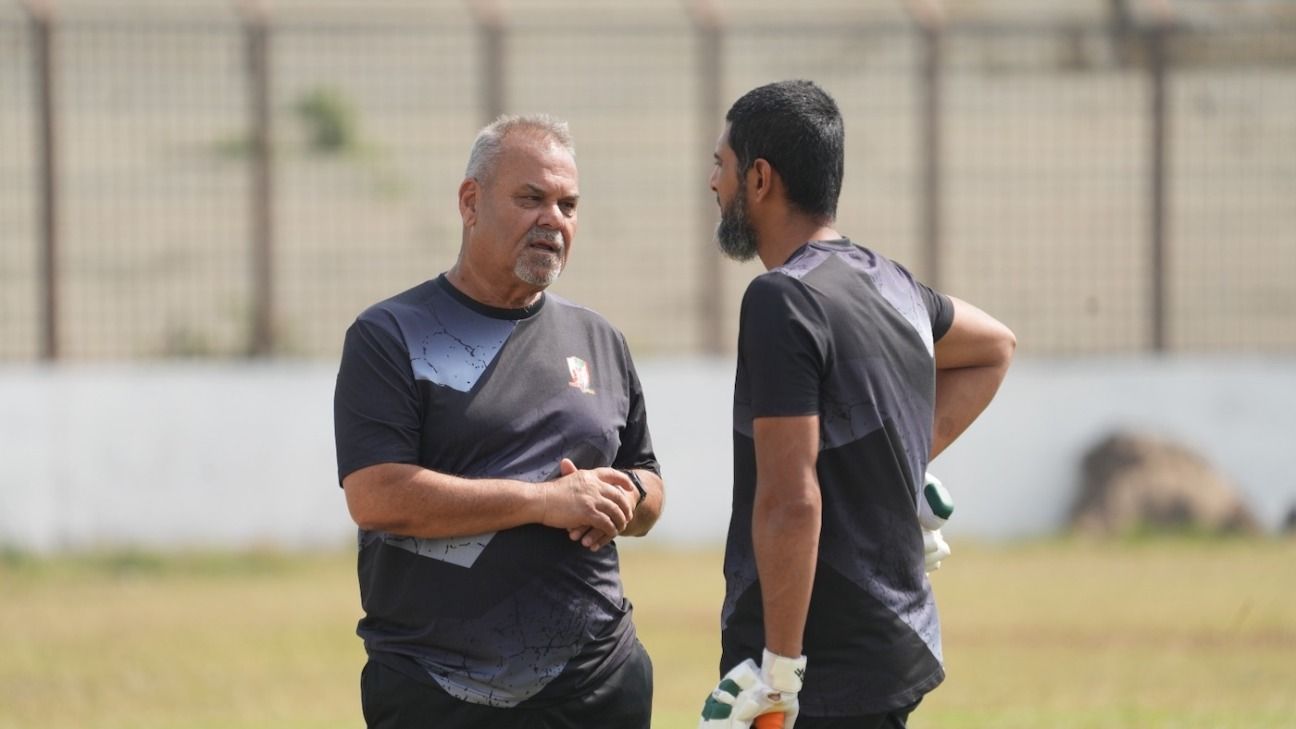 Dav Whatmore: 'I shake my head looking at advertisements for coaching ...