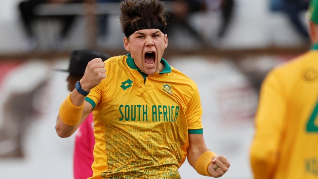 Coetzee back as South Africa name six uncapped players for first tri ...