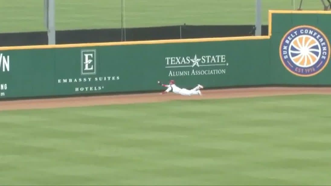 College baseball outfielder extends for phenomenal catch - ESPN Video