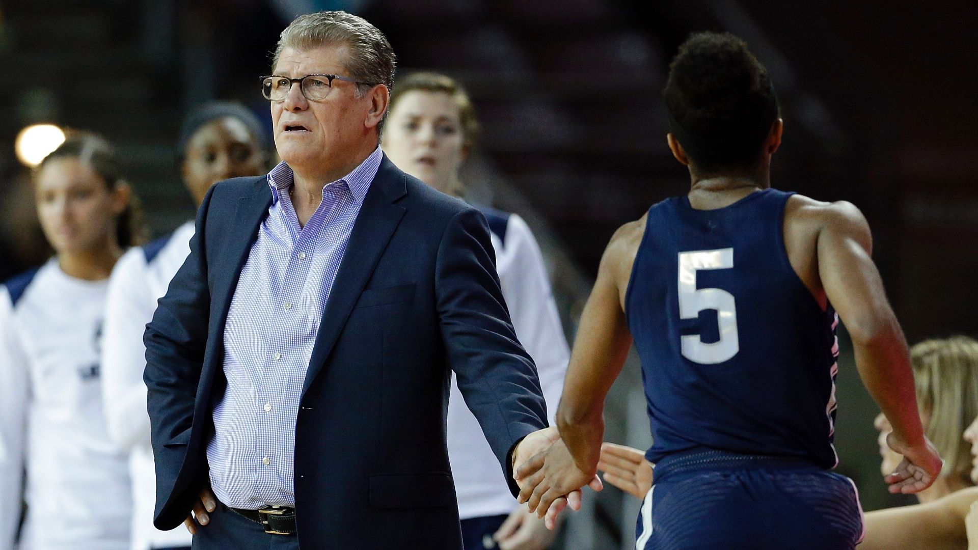 Top-ranked Connecticut beats Houston by 60 - ESPN Video