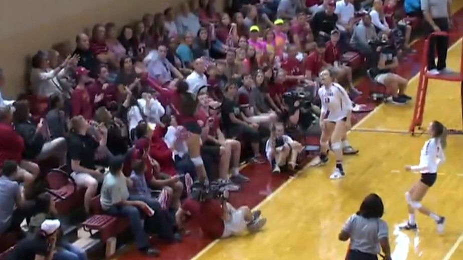 Bama's Gary dives into crowd to keep volley alive - ESPN Video