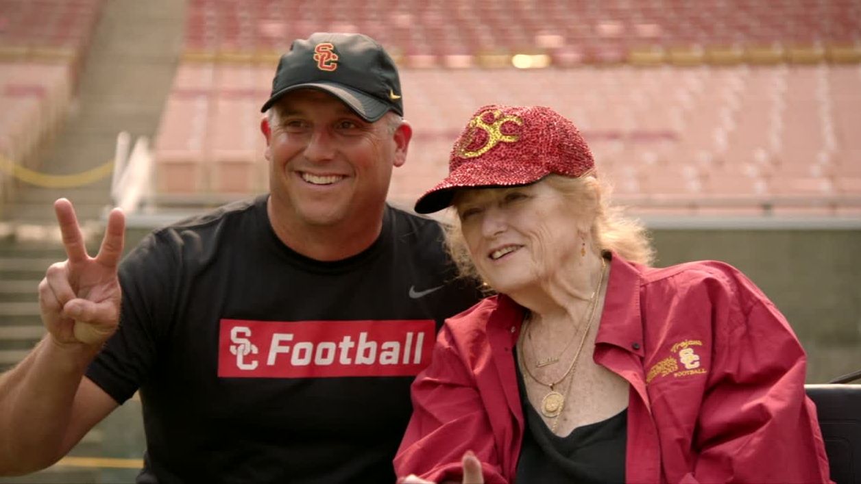 Trojans inspired by longtime USC fan's cancer fight - ESPN Video