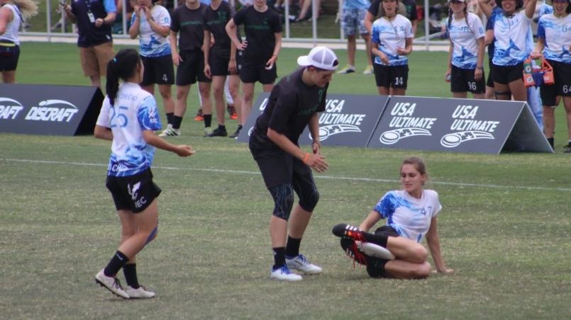 Ultimate star impresses with wild between-the-legs grab - ESPN Video