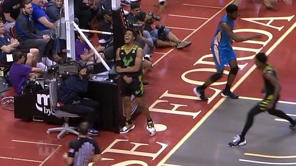 USF's Collins flexes after dropping the hammer in transition - ESPN Video