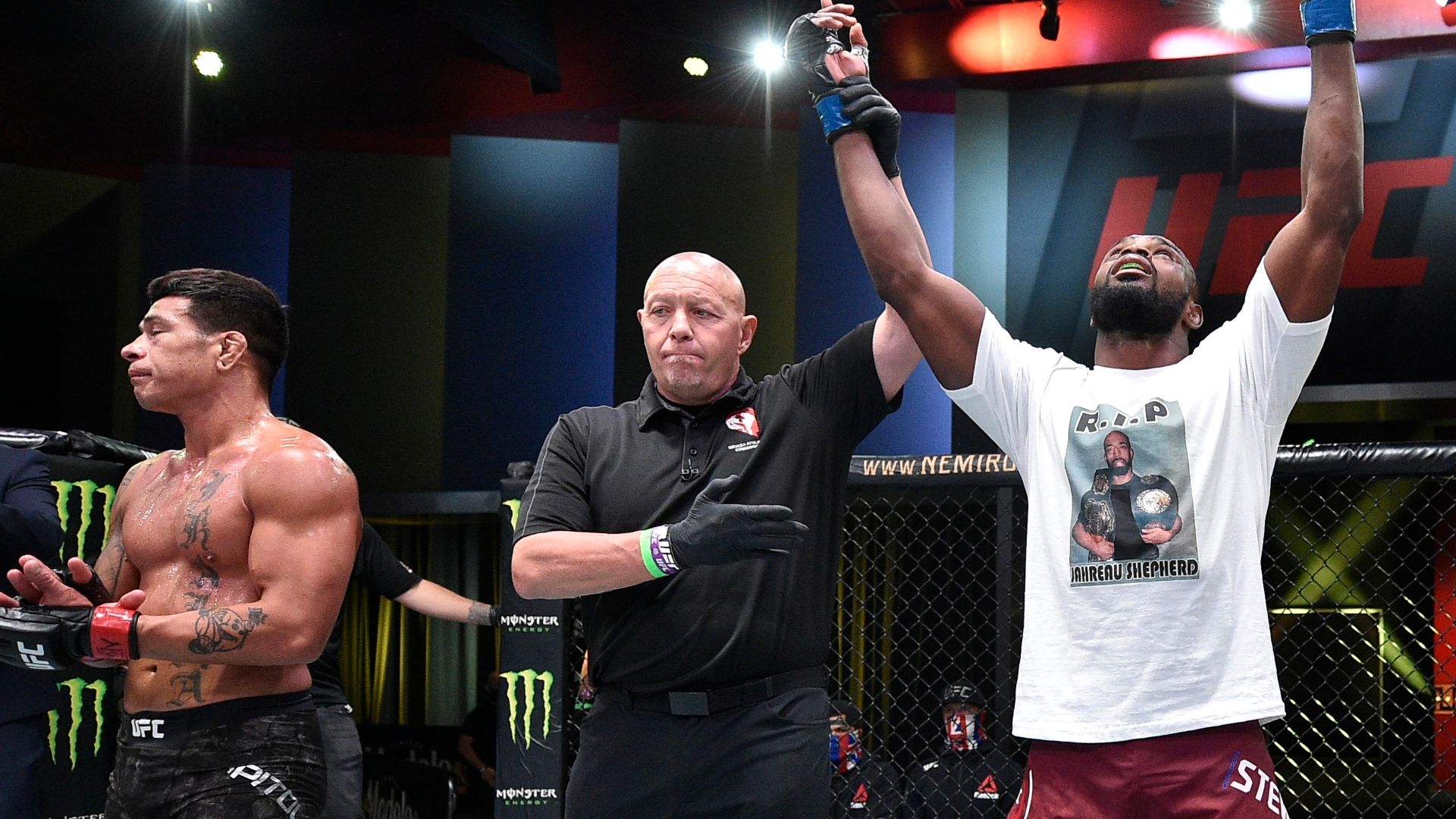 Stewart makes quick work of Pitolo - ESPN Video