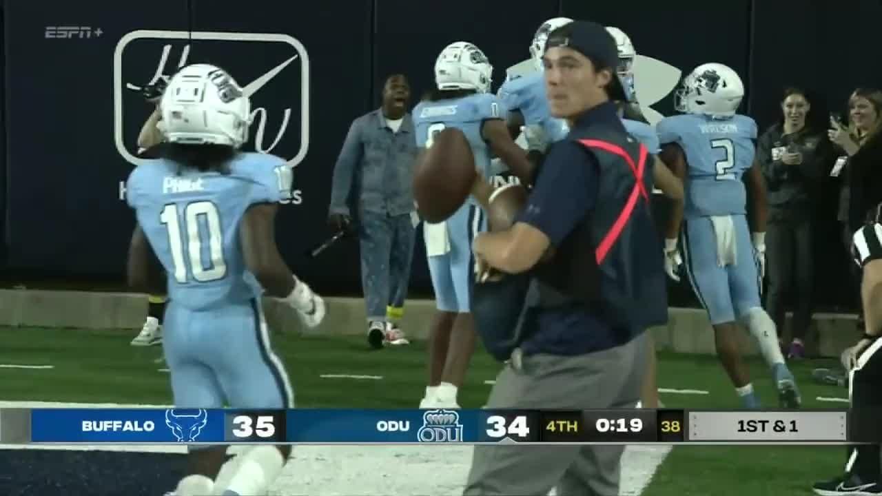 Darriel Mack Jr. throws 19-yard TD Pass vs. Buffalo - ESPN Video