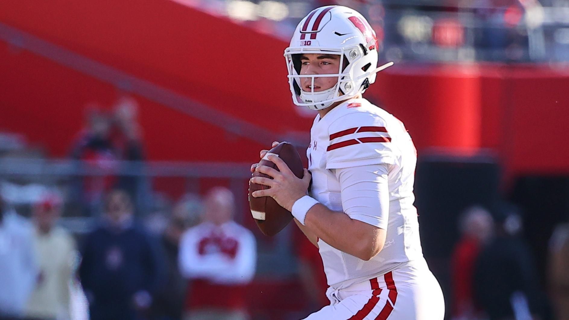 Mertz's 3 TD passes leads Wisconsin to huge win - ESPN Video