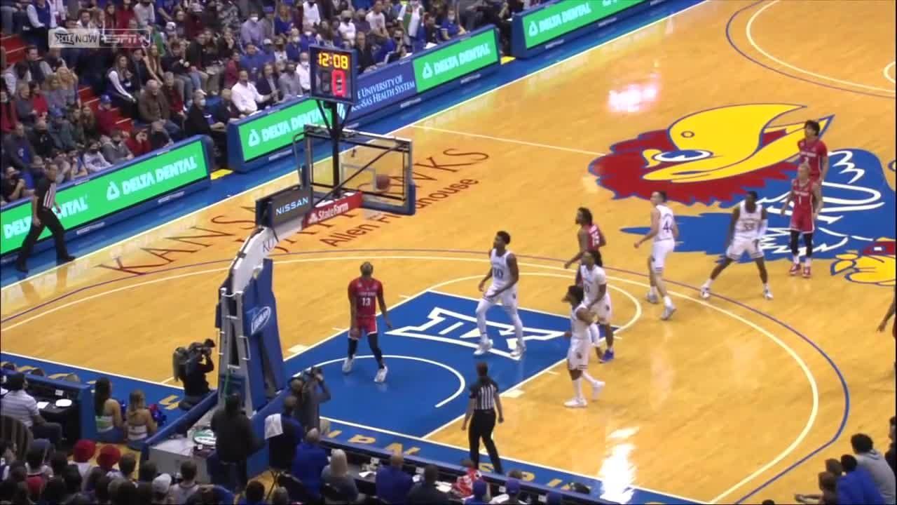 Anthony Roberts shows off his vision with nice dish vs. Kansas Jayhawks ...
