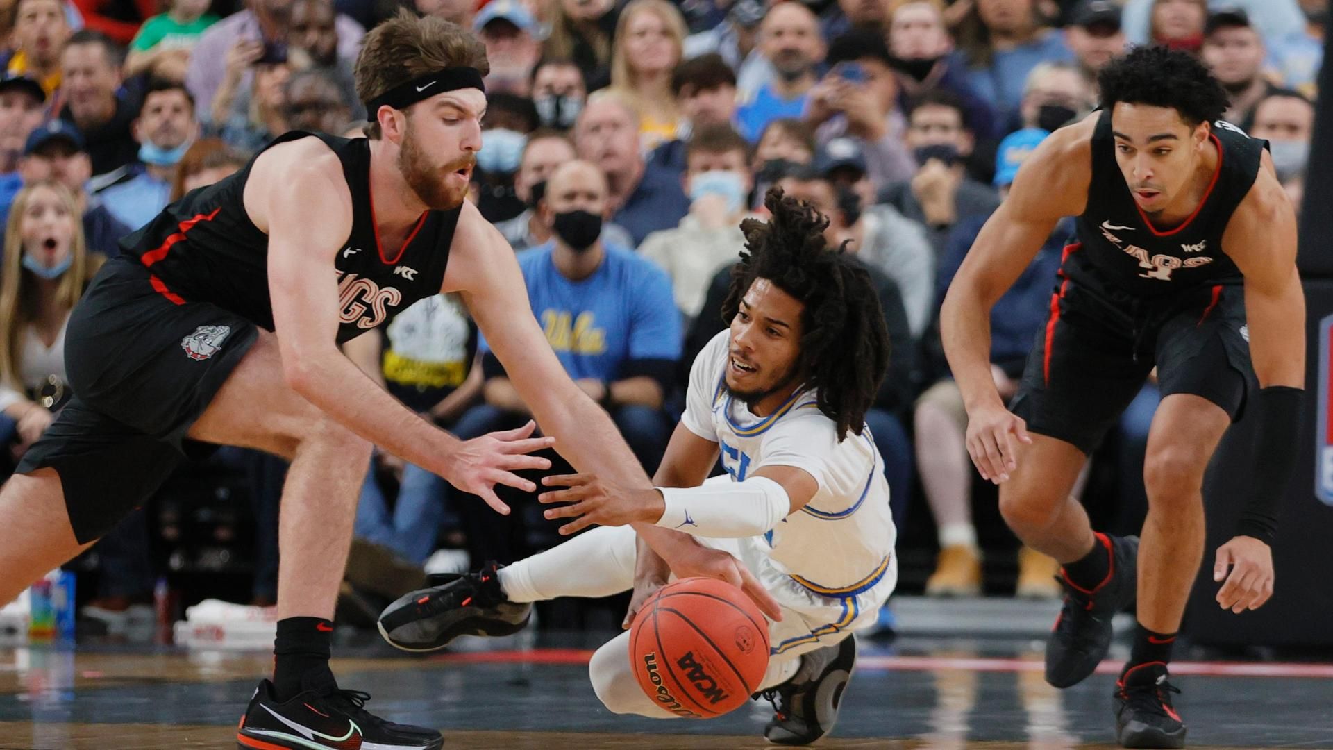 Nembhard shows off impressive handles then hits jumper - ESPN Video