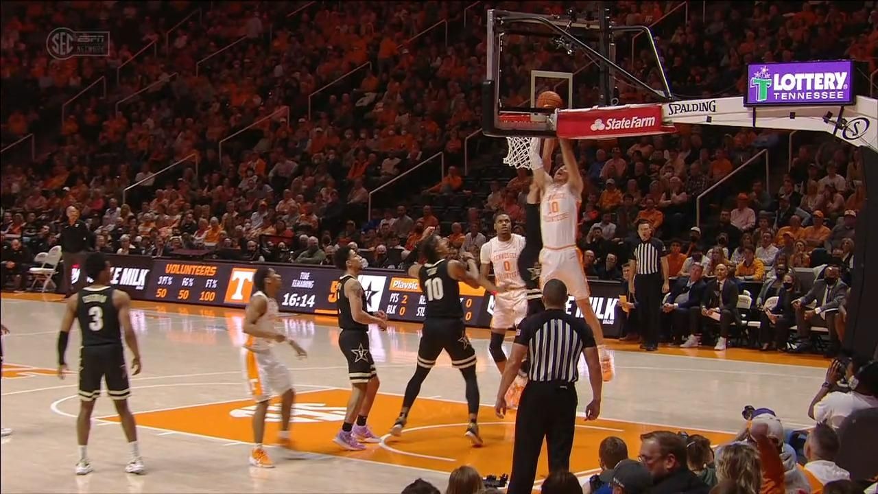 John Fulkerson finishes strong through contact for the and-1 - ESPN Video