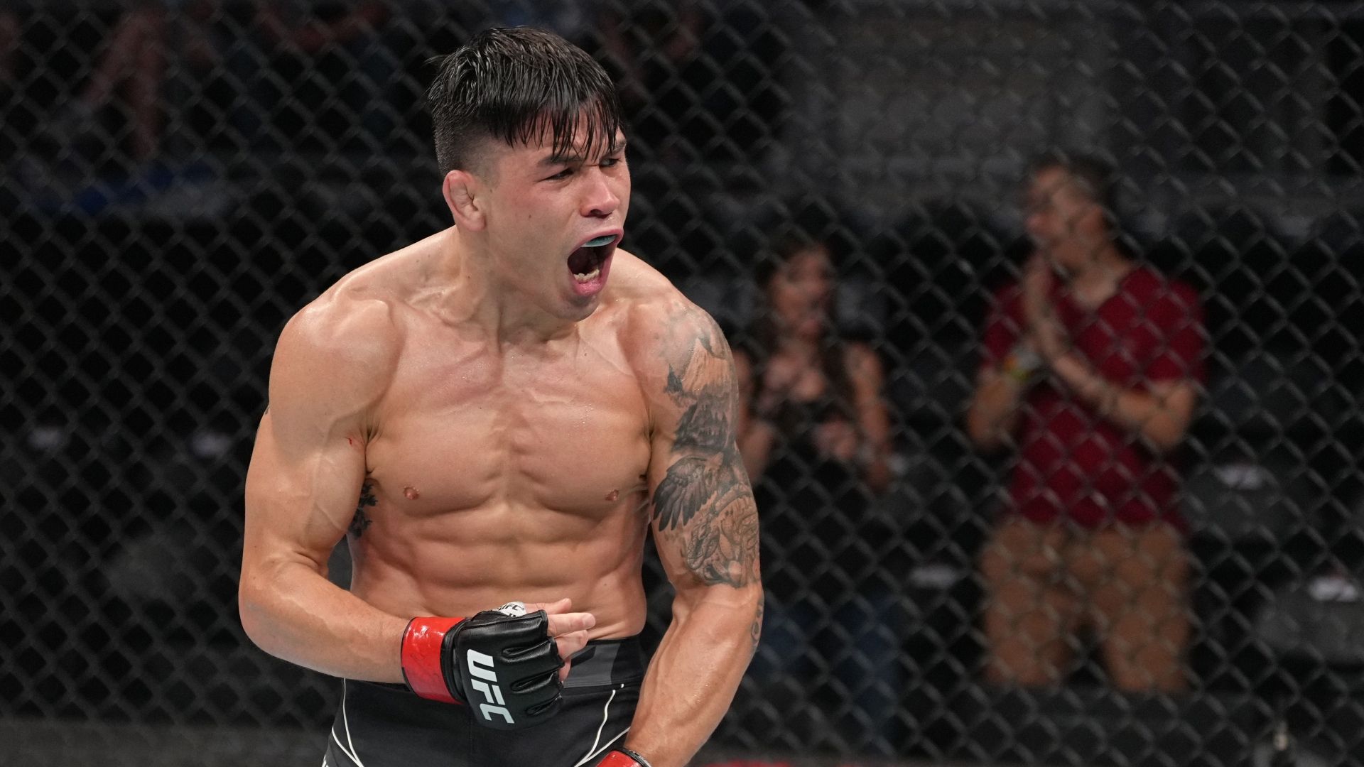 Simon uses an arm-triangle to grab win over Shore via submission - ESPN ...