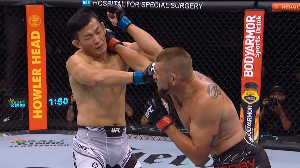 Dustin Jacoby finishes Da-Un Jung with vicious KO - ESPN Video