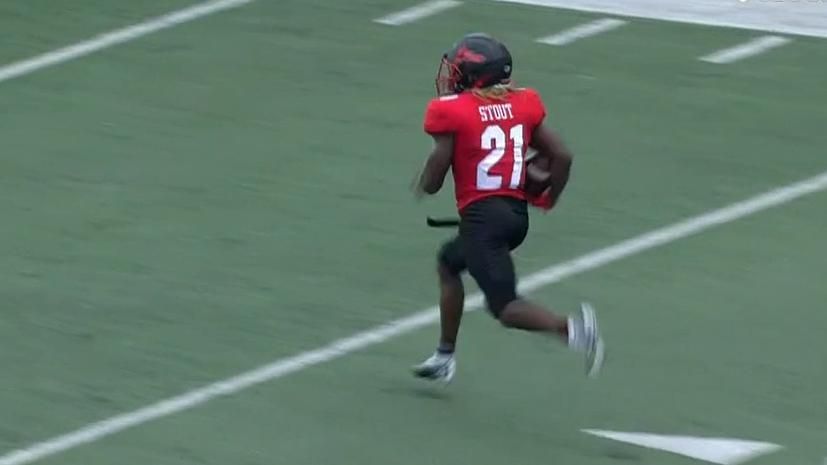 Upton Stout jumps the route and finds pay dirt for a pick-six - ESPN Video