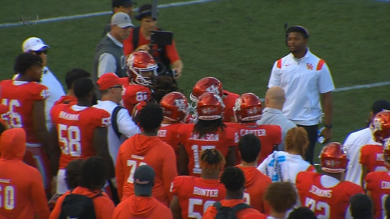 Houston teammates get into shoving match on sidelines - ESPN Video