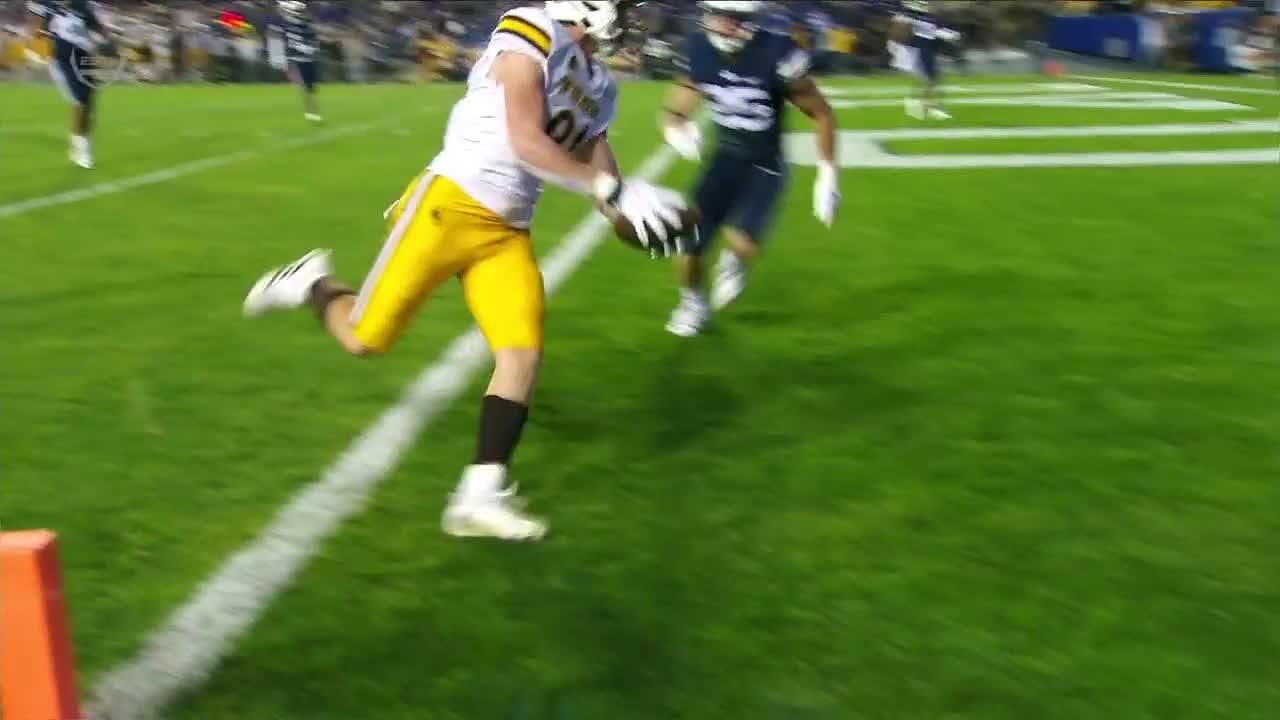 Andrew Peasley airs it out for 19-yard touchdown - ESPN Video