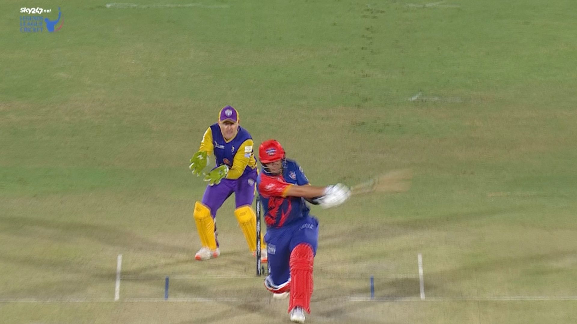 WATCh - Taylor hits it straight to deep mid wicket - ESPN Video