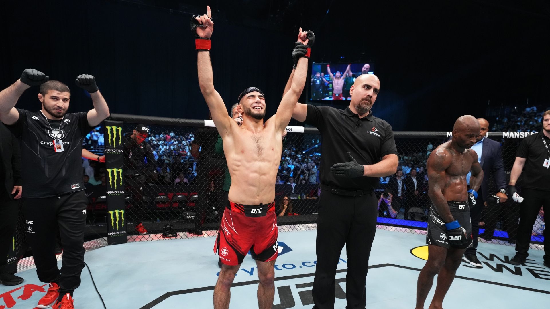 Muhammad Mokaev submits Malcolm Gordon with the armbar - ESPN Video