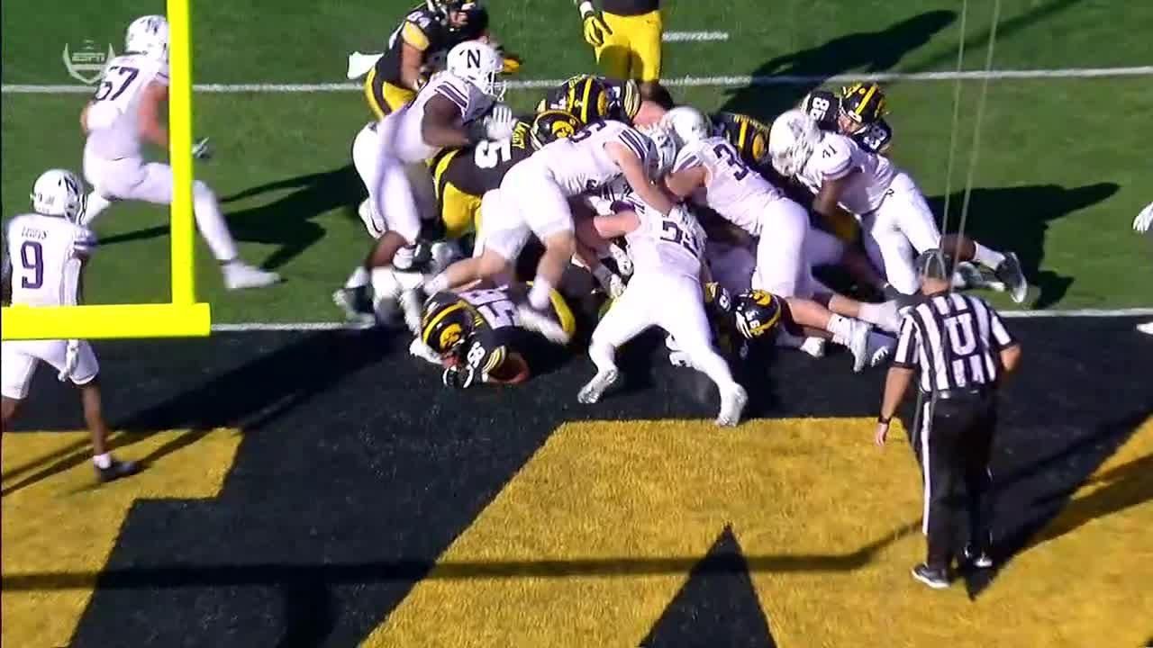 Spencer Petras rushes in for a 1-yard Hawkeyes TD - ESPN Video