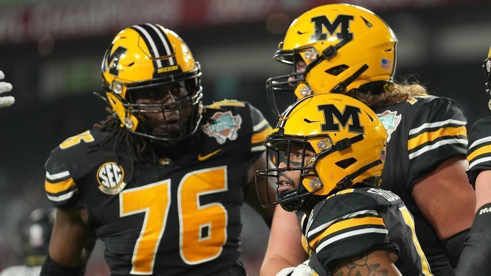 Missouri turns bad snap into TD - ESPN Video