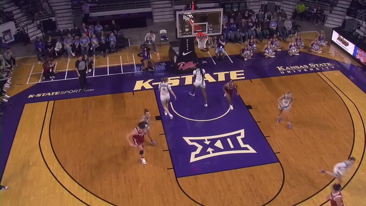 Nevaeh Tot shows off vision with nice pass vs. Kansas State Wildcats ...