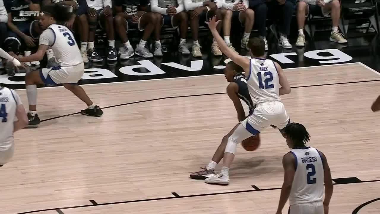 Tyeree Bryan drains the deep 3-pointer - ESPN Video