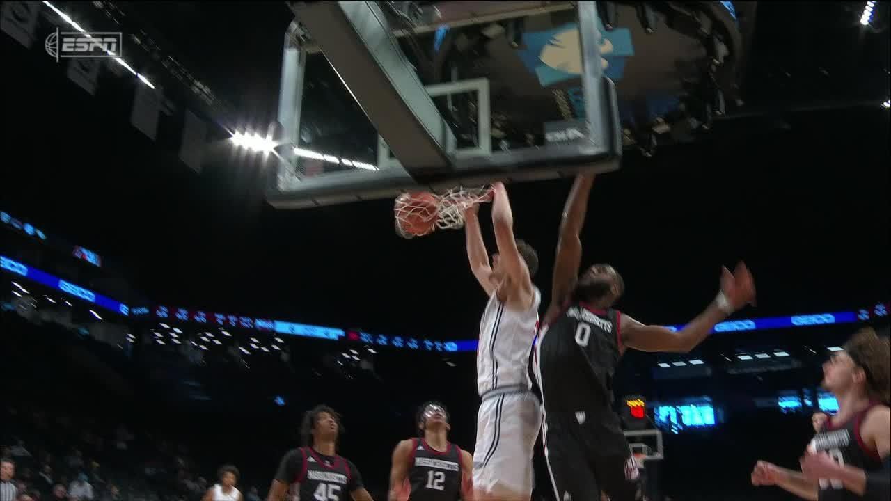 Neal Quinn slams home the dunk for the Spiders - ESPN Video