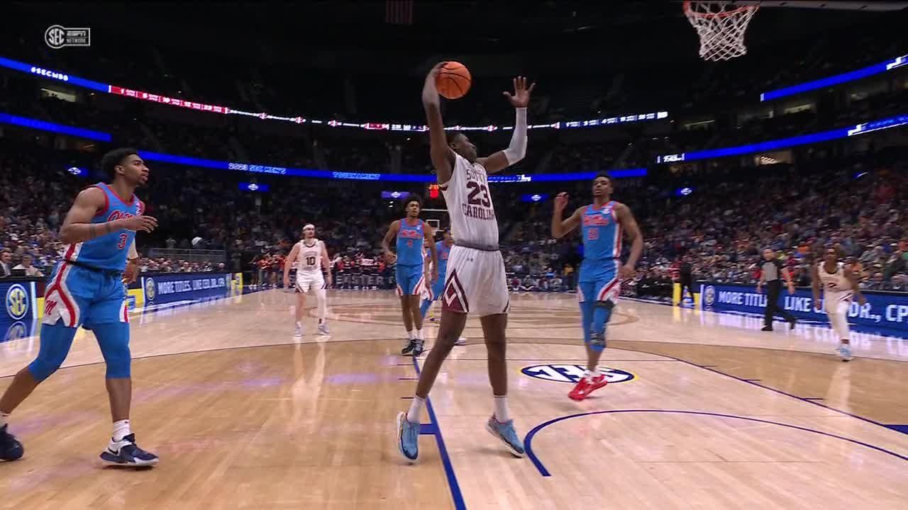 Gregory Jackson II rocks the rim with powerful jam - ESPN Video