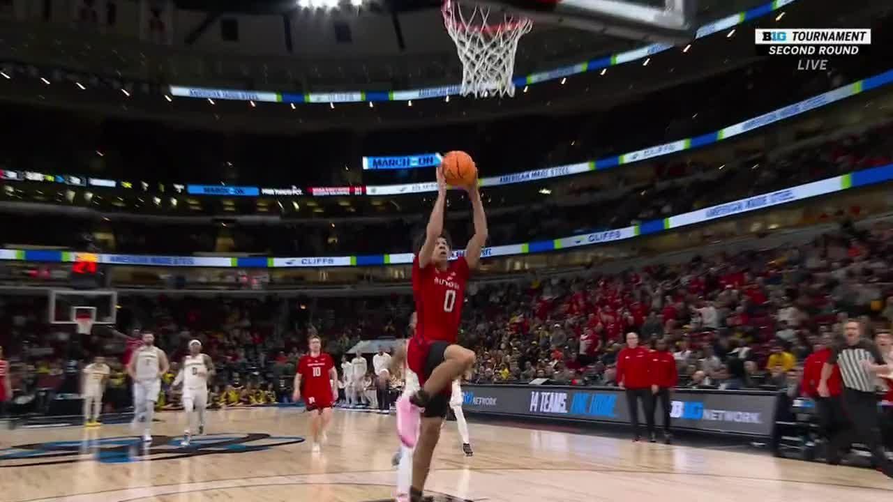 Derek Simpson throws down powerful slam to cap Rutgers' win - ESPN Video