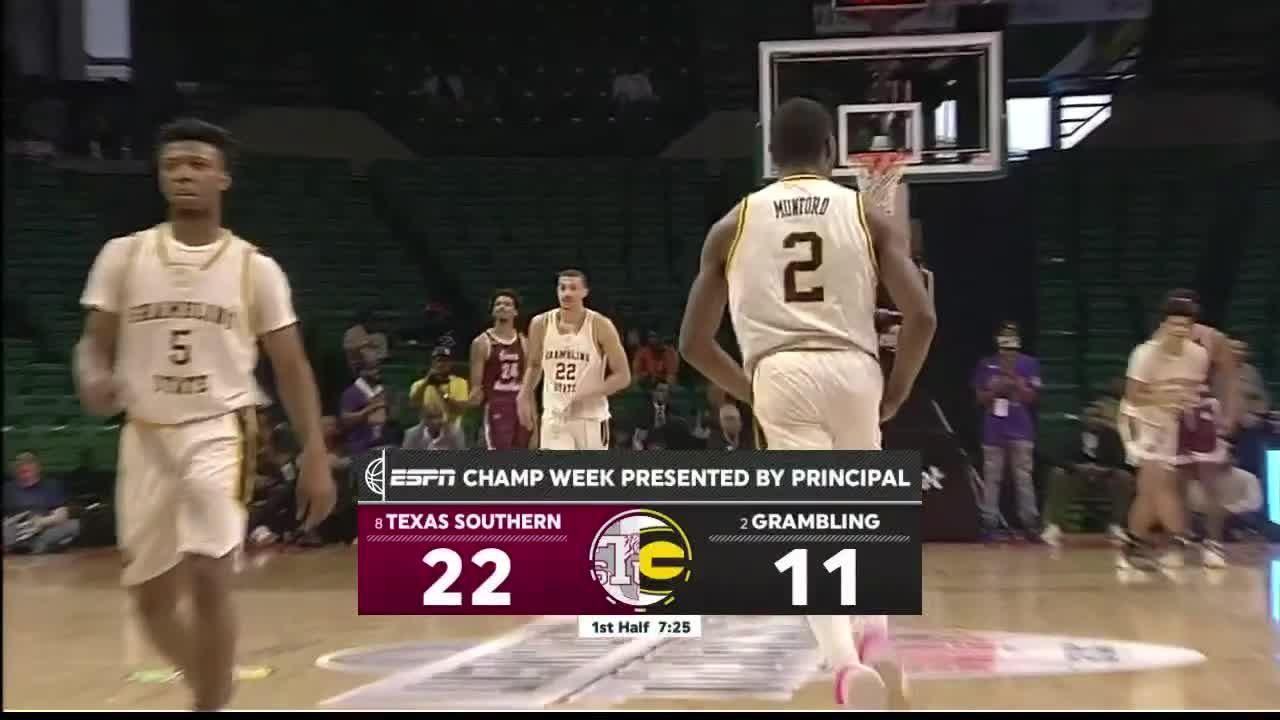 Zahad Munford rocks the rim with dunk - ESPN Video