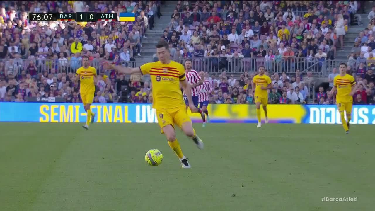 Robert Lewandowski pushes prime opportunity wide - ESPN Video