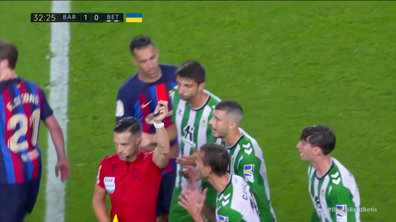 Edgar González picks up a red card vs. Barcelona - ESPN Video