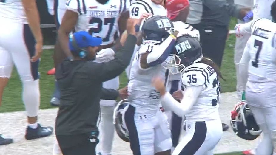Jackson State's Leilani Armenta 1st woman to score in HBCU game - ESPN ...