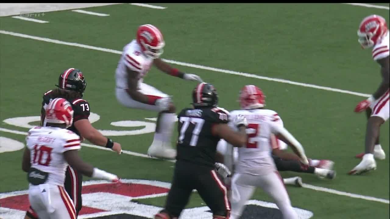Ja'quez Cross goes 12-yard on impressive rush - ESPN Video