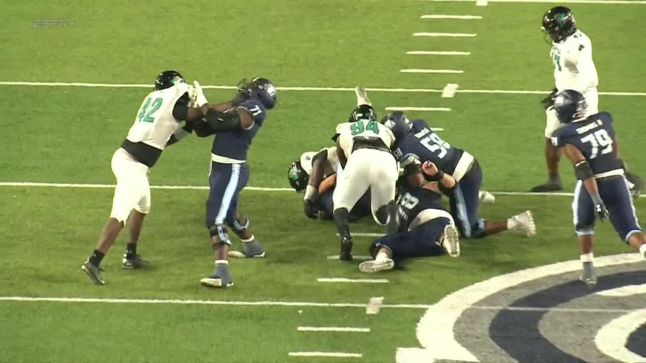 Allen Henry makes timely sack vs. Coastal Carolina - ESPN Video