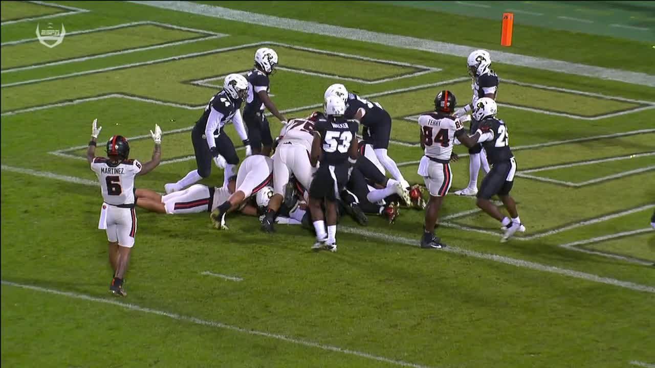 DJ Uiagalelei is shoved over the goal line for a Oregon State TD - ESPN ...