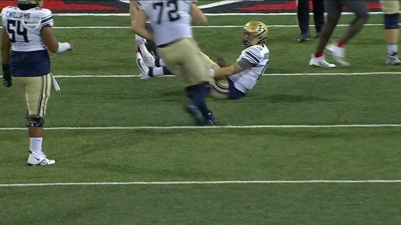 Matthew Salopek makes timely sack vs. Miami (OH) - ESPN Video
