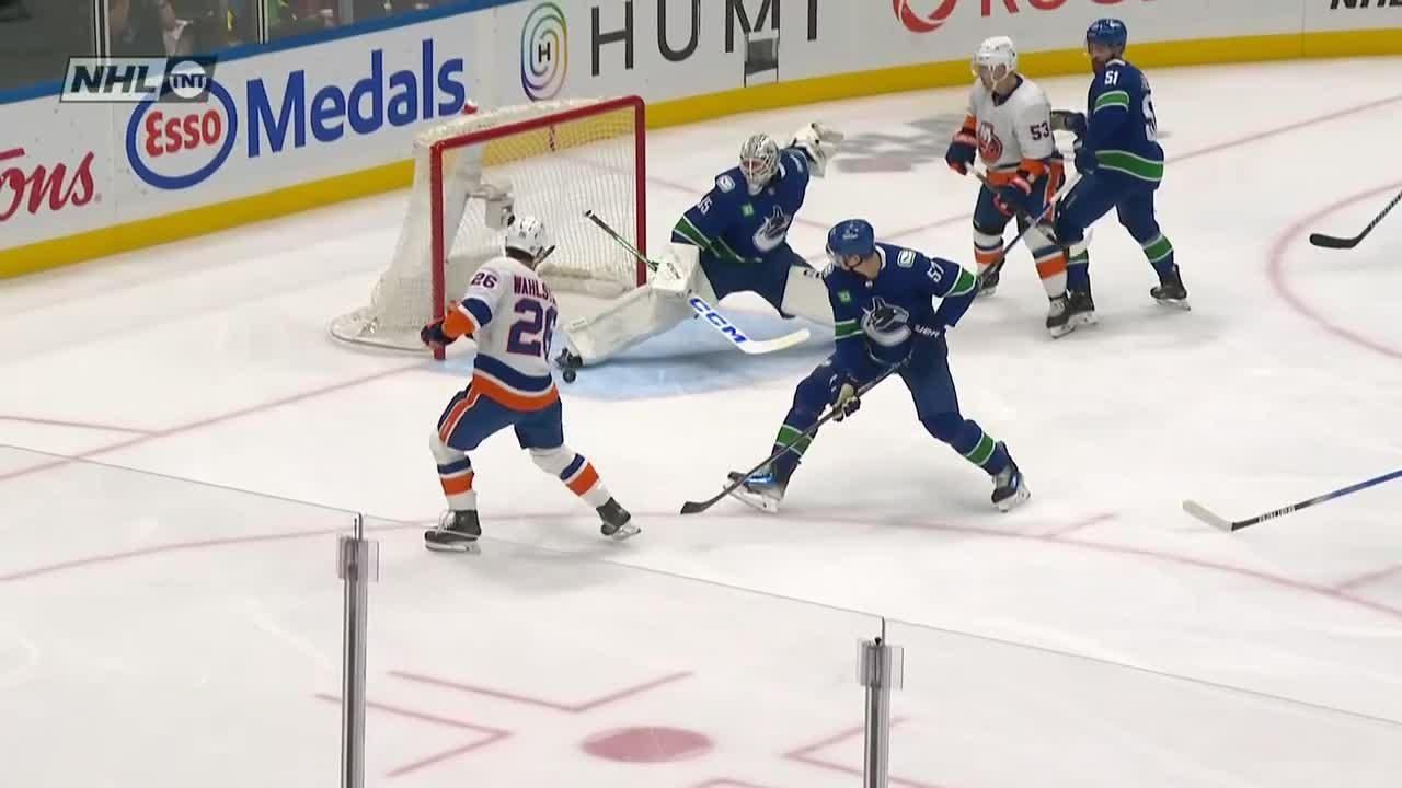 Thatcher Demko makes stunning save to deny Islanders - ESPN Video