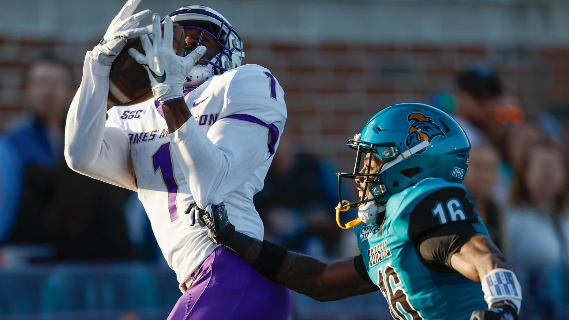 Reggie Brown hauls in a one-handed TD grab for JMU - ESPN Video