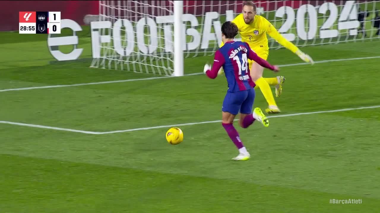 João Félix scores against his former club to put Barca ahead - ESPN Video