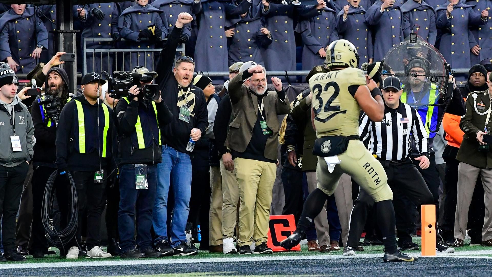 Bryson Daily connects with Tyson Riley for an Army TD - ESPN Video