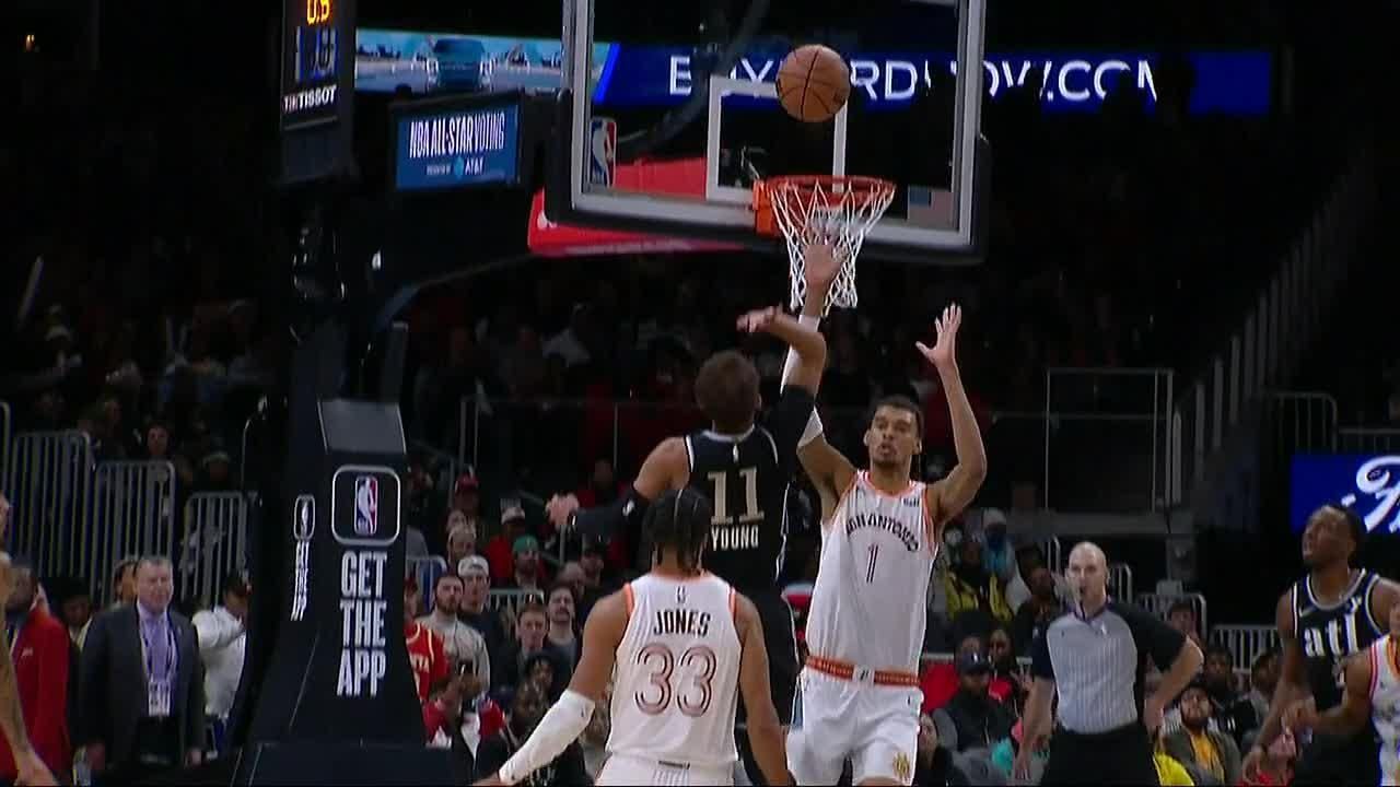 Trae Young beats the buzzer with teardrop shot - ESPN Video