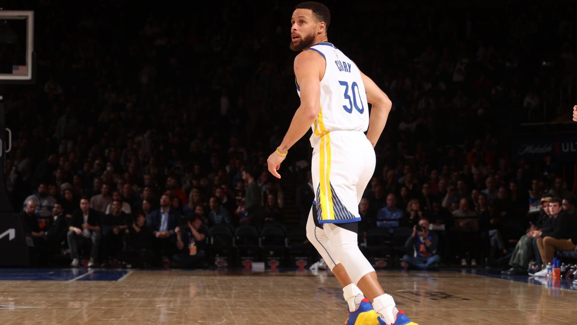 Steph hits a 3 from the hash mark - ESPN Video