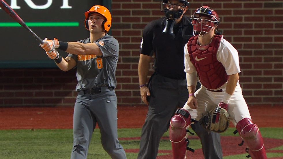 Dylan Dreiling clobbers 2-run HR to retake the lead for Tennessee ...