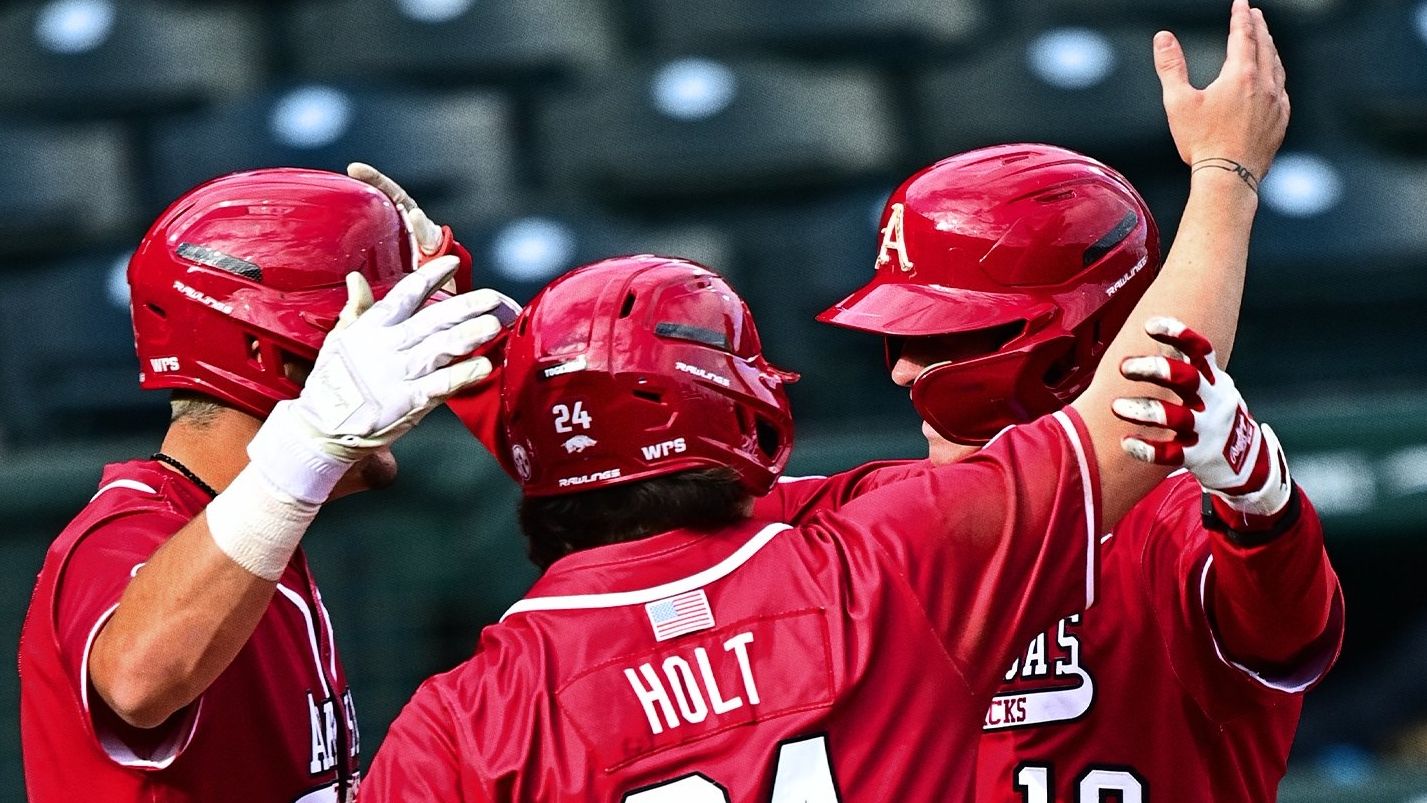 Wehiwa Aloy doubles Razorbacks' lead with grand slam - ESPN Video