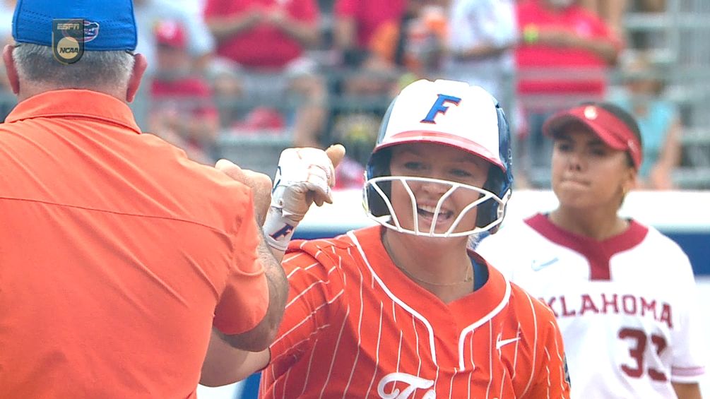Reagan Walsh extends Gators' lead with a long ball - ESPN Video