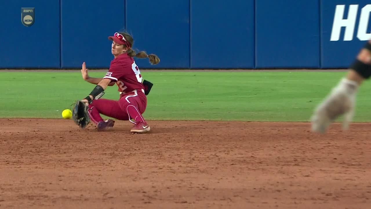 Mia Scott drives in go-ahead run for Texas - ESPN Video
